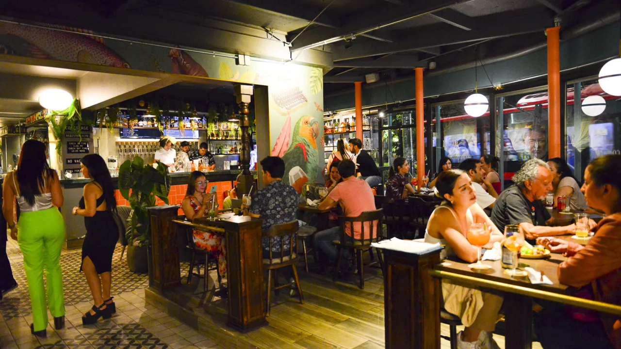 511 The Hemingway Room - Gourmedia